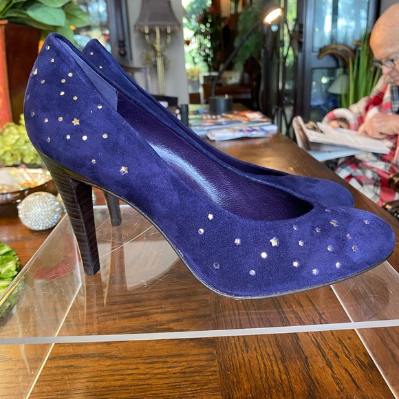 Delman | Shoes | New Sz 8m Delman Purple Suede Pumps With Mini Gold ...